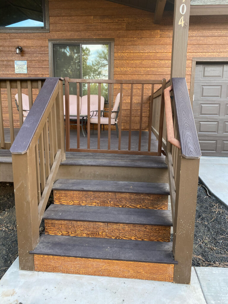 Aaron Fence – From dog runs to corrals, we cover all your fencing needs.