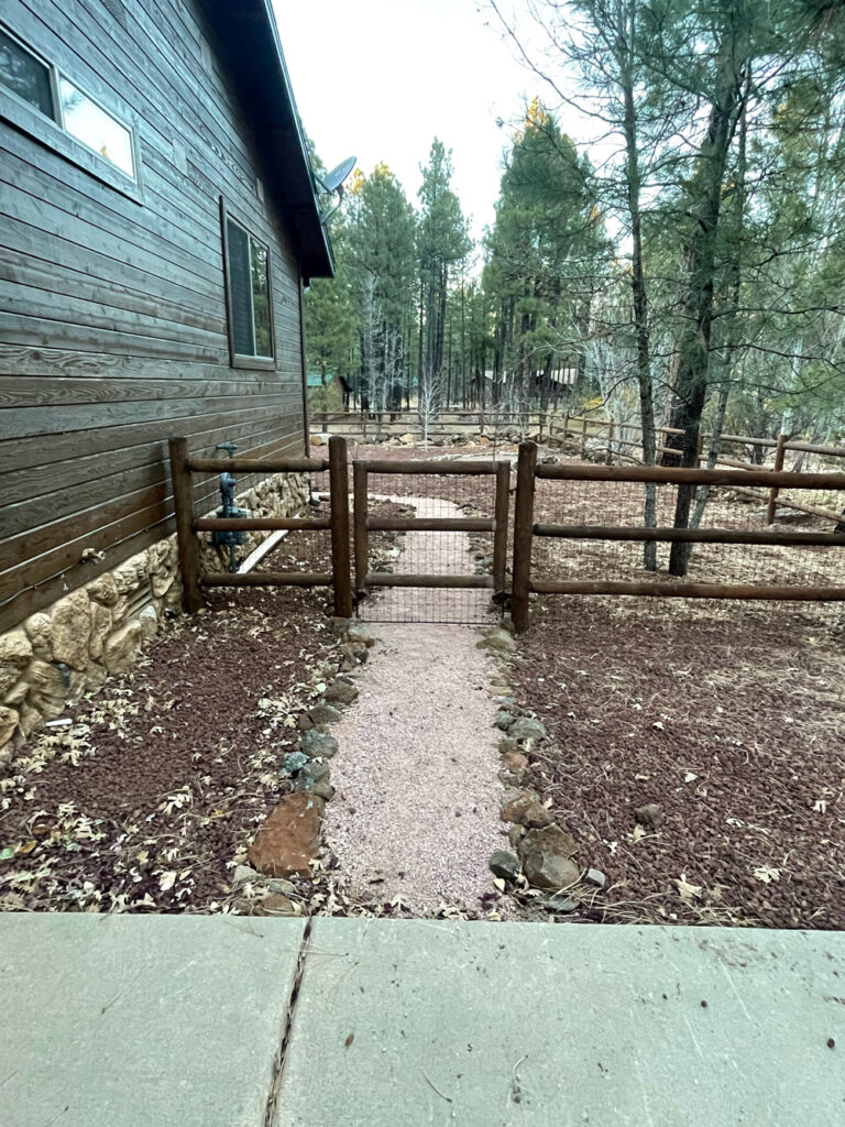 Aaron Fence – From dog runs to corrals, we cover all your fencing needs.